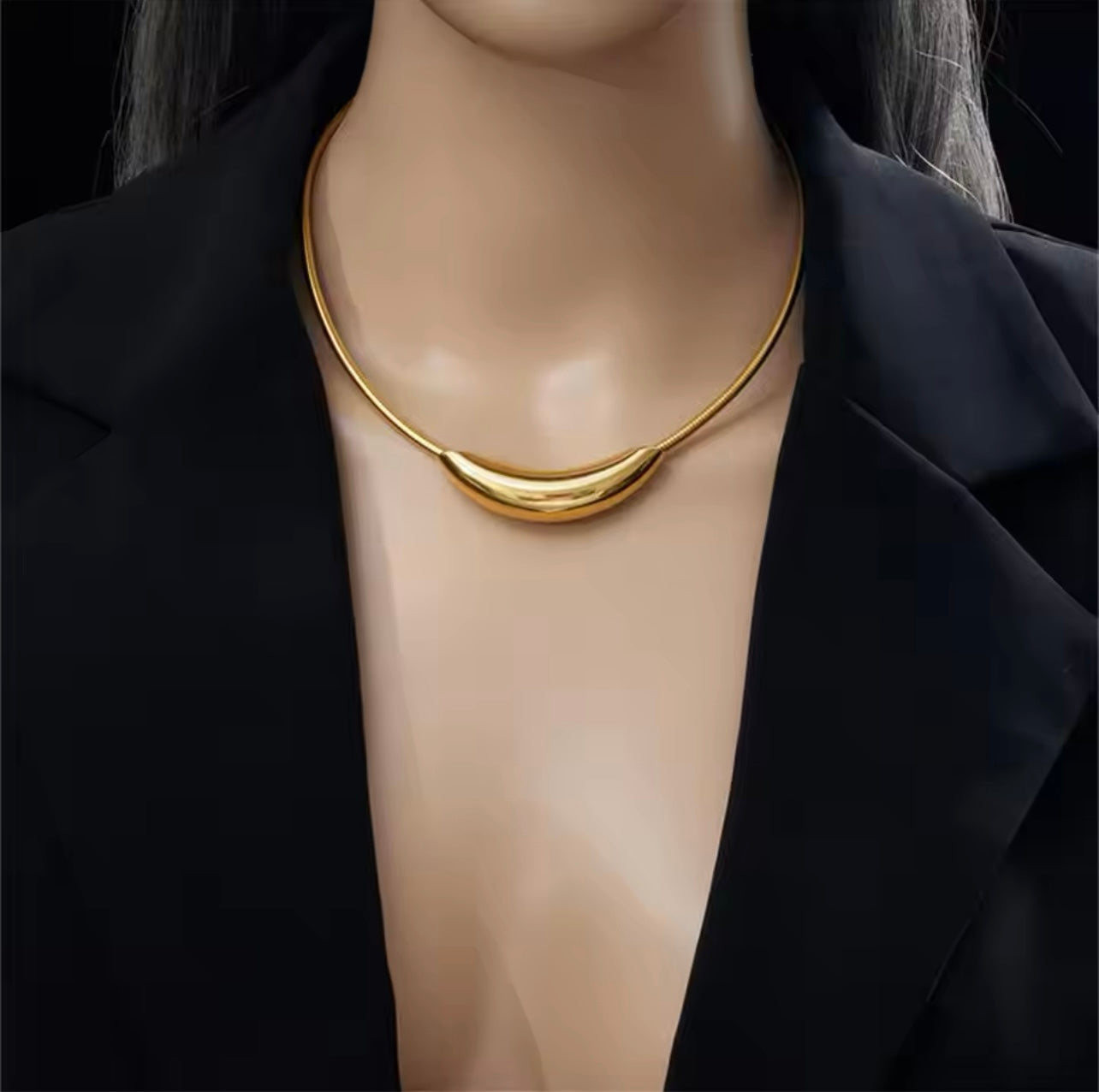 Colar com Design Minimalista